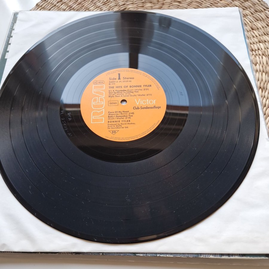 The Hits Of Bonnie Tyler - Vinyl LP | Köp på Tradera (708167304)