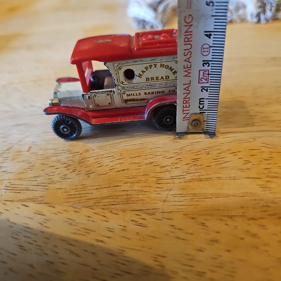Tomica No.11 Type-T Ford Happy Home Bread | Köp på Tradera (713473972)