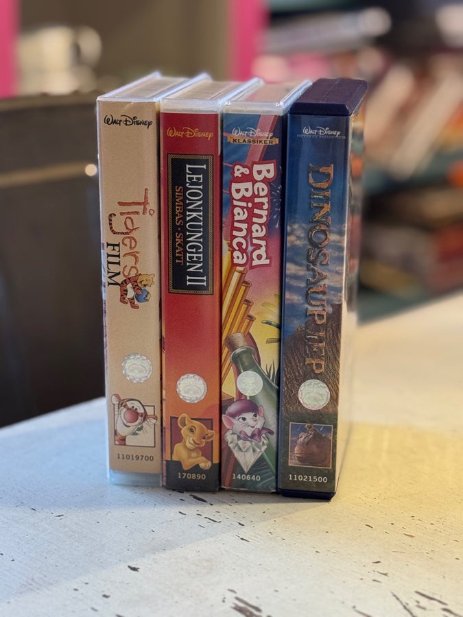 4 VHS filmer, barnfilmer, .. | Köp från ThriftandResell på Tradera ...