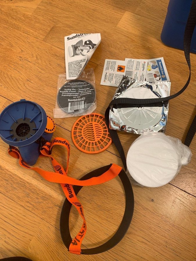 Sundström SR 230 Förvaringsbox med SR90 halvmas.. | Köp på Tradera (588548020)