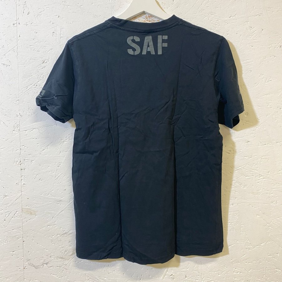 Se produkter som liknar Saf T-Shirt stl M Svart Swedi.. på Tradera ...