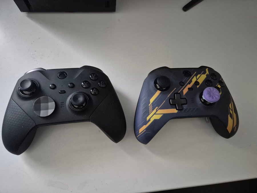 Xbox Series X 2 tb med mycket tillbehör. | Köp på Tradera (710868254)