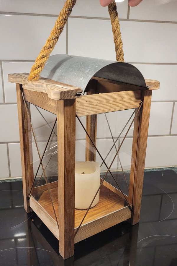 Äldre handgjord Lyckta i trä med rep som handtag | Köp på Tradera ...