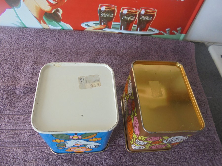 Se produkter som liknar 2 design-burkar från England .. på Tradera ...