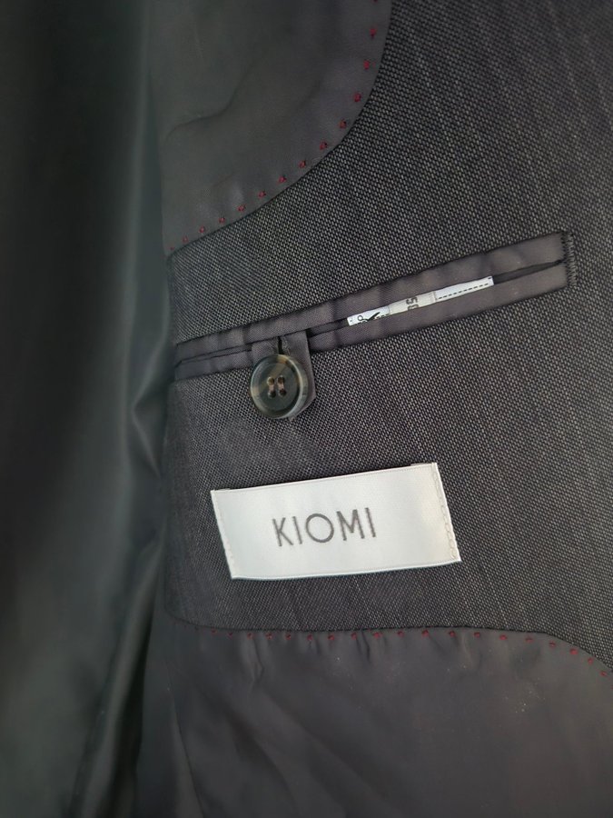 Se produkter som liknar Kiomi svart/grå kostym på Tradera (693682930)