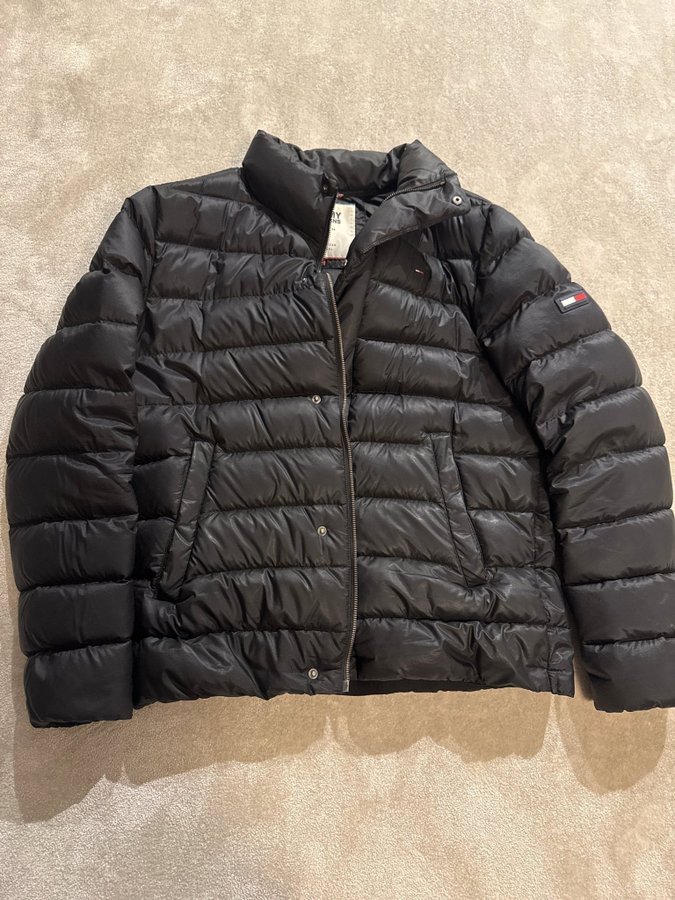 Tommy Hilfiger svart jacka vinter/höst • puffer.. | Köp på Tradera ...
