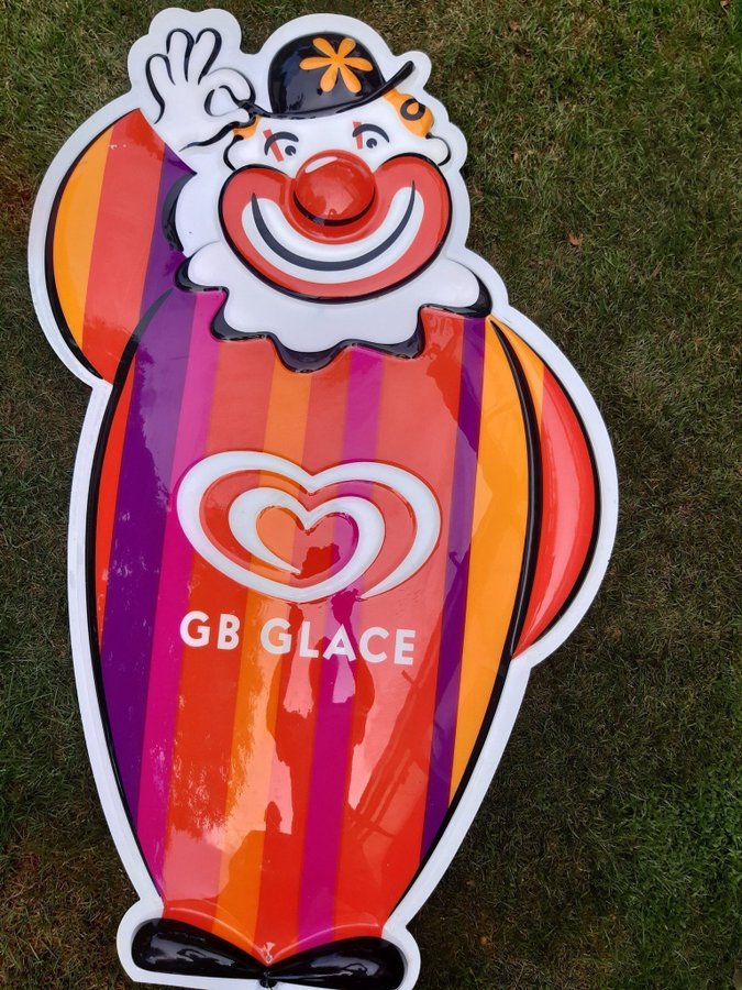 Gb Glace Gubbe Gb Glasskylt Cirkamått 118x60x10 Cm