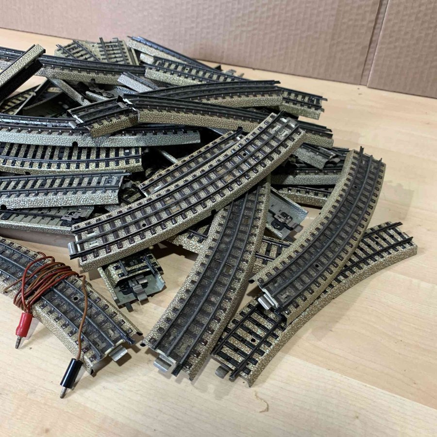 Märklin Modelljärnväg Rälsdelar H0 .. | Köp från Footly på Tradera ...