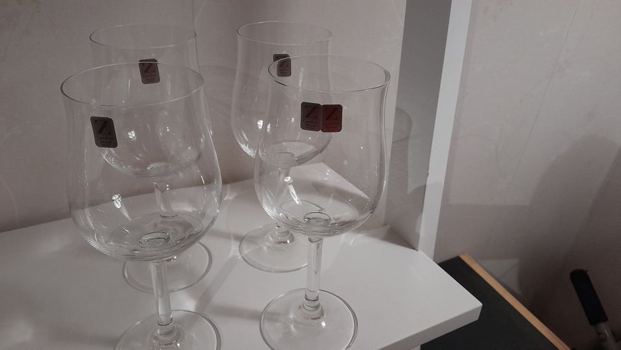 Fyra kristallglas vinglas, Cristallerie Zwiesel | Köp på Tradera ...