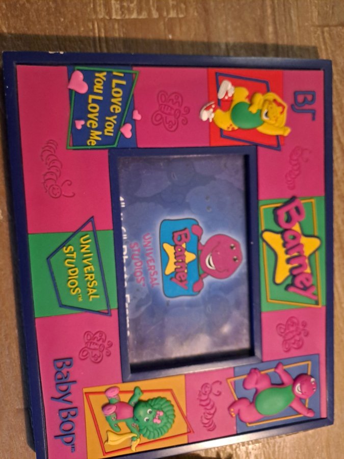 Barney och Universal Studios Fotoramar | Köp på Tradera (694473244)