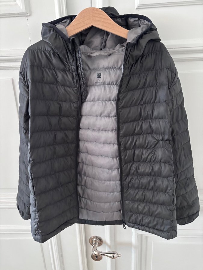 Uniqlo Ultra Light jacka barn 7–8 år – perfekt .. | Köp på Tradera ...
