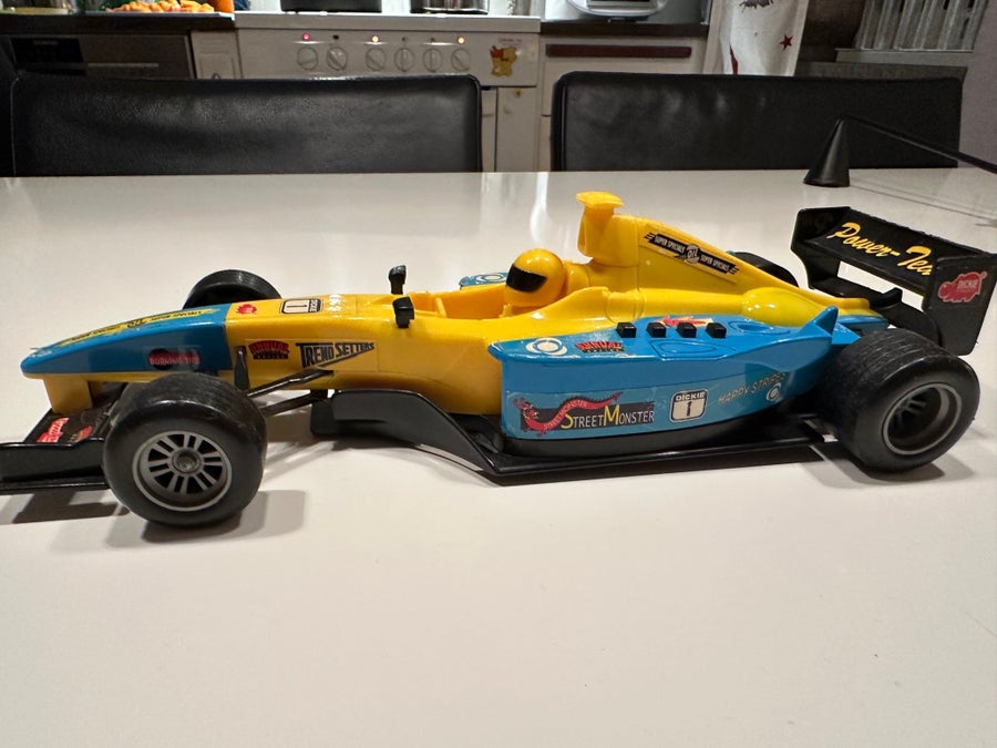 Se produkter som liknar Dickie Leksaksbil Formel 1 på Tradera (708509294)