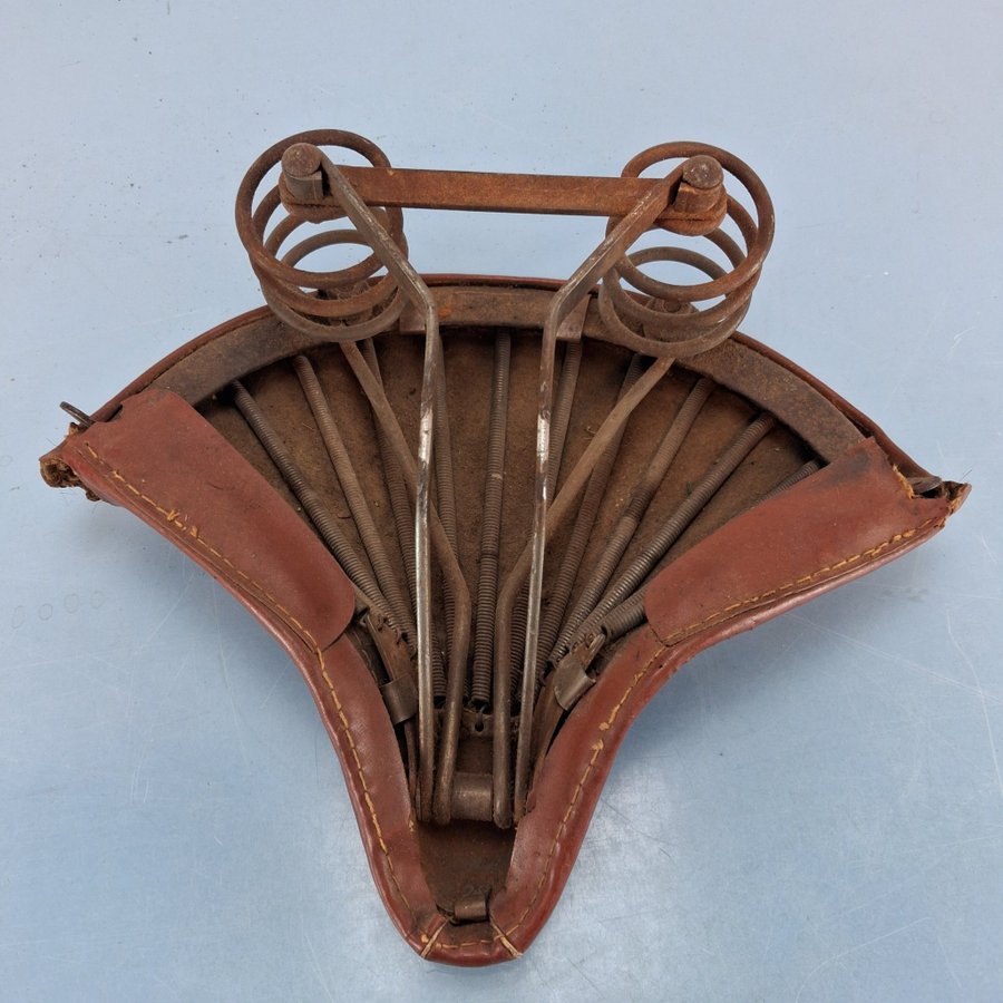 Sadel Till Veteranmoped.. | Köp från Larssons_Auktioner på Tradera ...