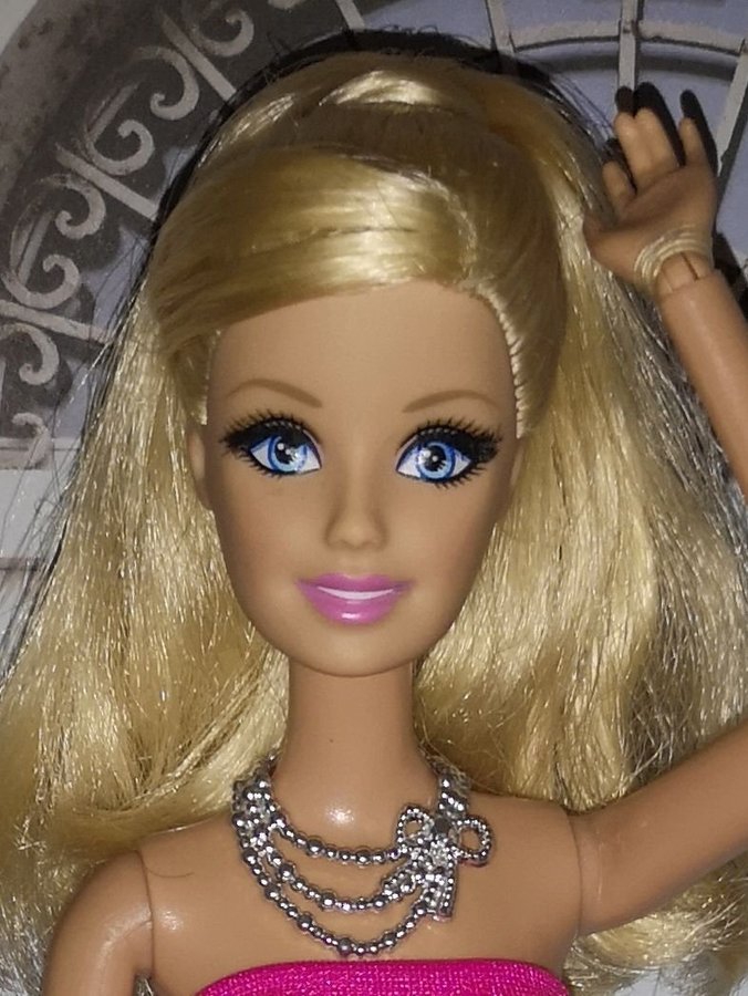 Mattel Barbie docka "Life in The Dreamhouse" #Y.. | Köp på Tradera ...
