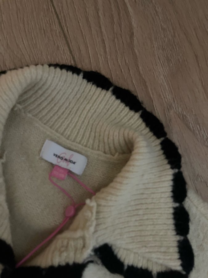 Vero moda stickad kofta tröja volang knappar lå.. | Köp på Tradera ...