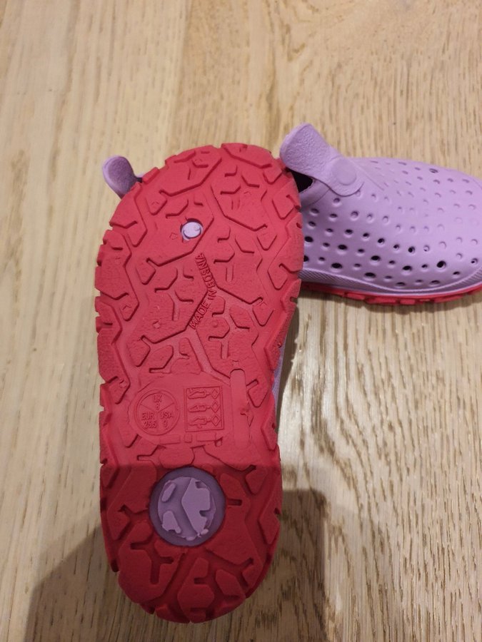 Helt nya rosa simskor / badskor Speedo stl25,5 | Köp på Tradera (733728096)