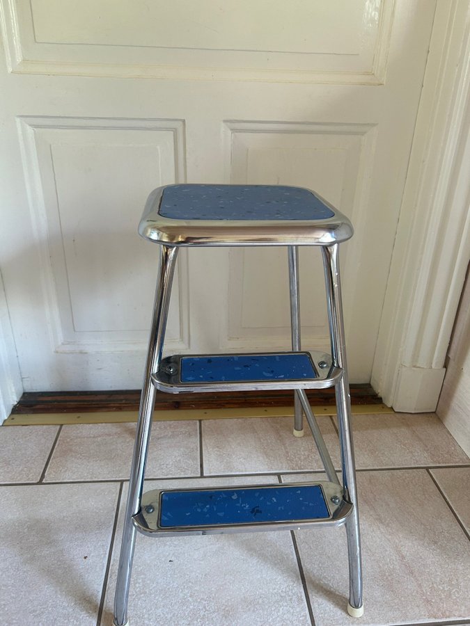Se produkter som liknar Retro Stegpall - AWAB på Tradera (682380821)
