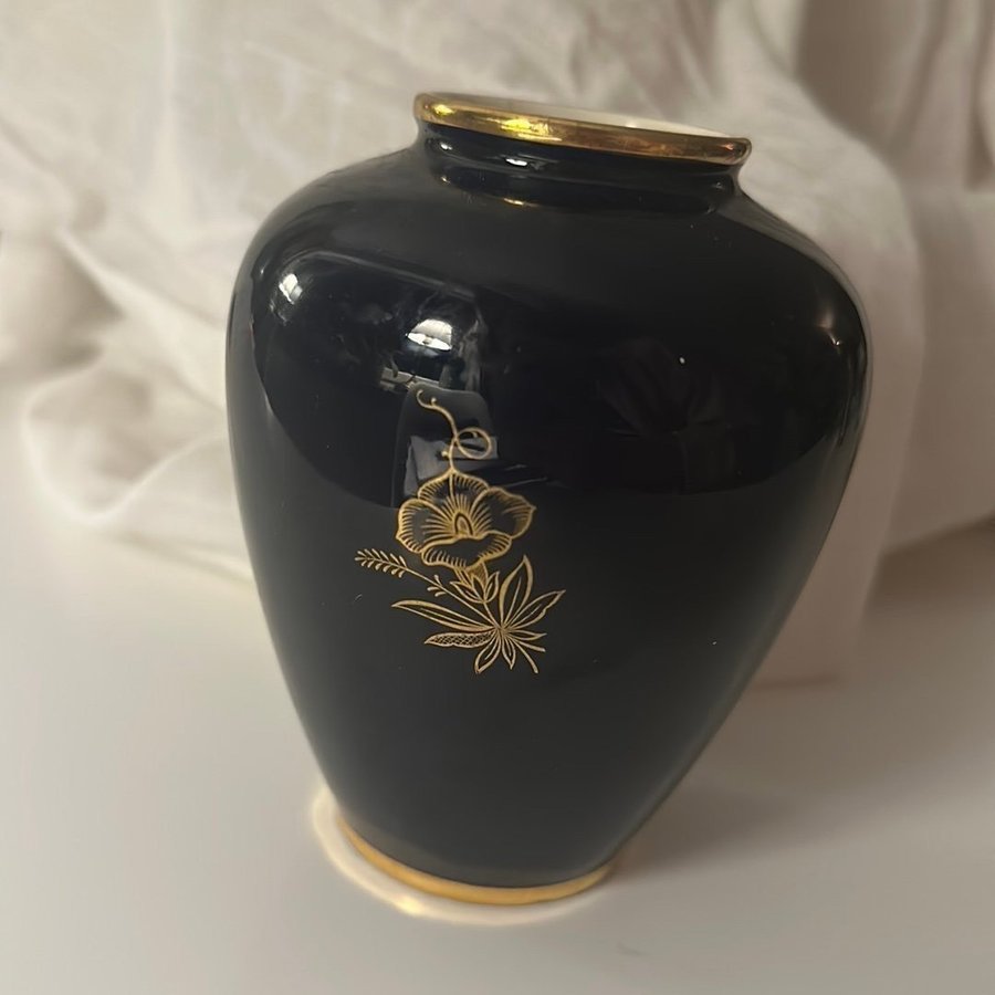 Se produkter som liknar VAS 50-tal koboltblå guld Lim.. på Tradera ...