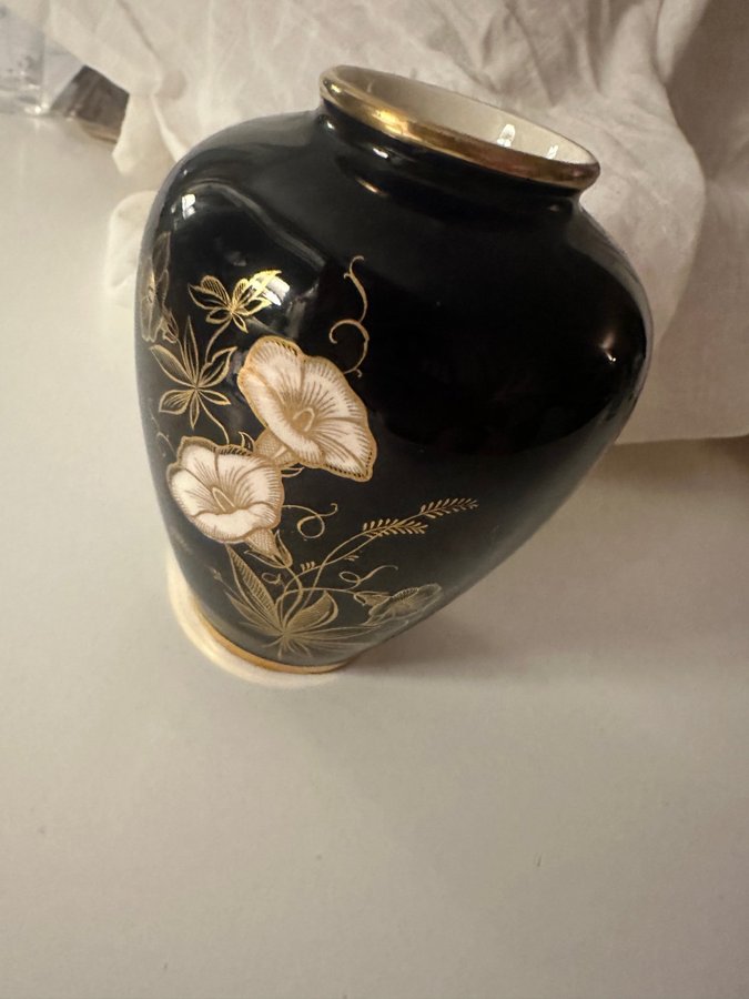 Se produkter som liknar VAS 50-tal koboltblå guld Lim.. på Tradera ...