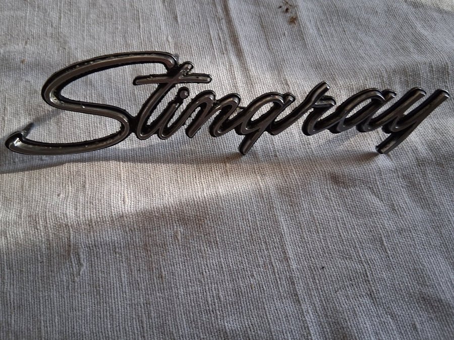 emblem chevrolet corvette stingray 69-73 | Köp på Tradera (710939712)