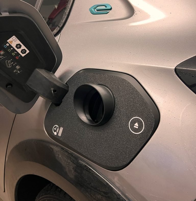 Laddlucka Peugeot e-208 | Köp från PrintitSwedenAB på Tradera (710269011)