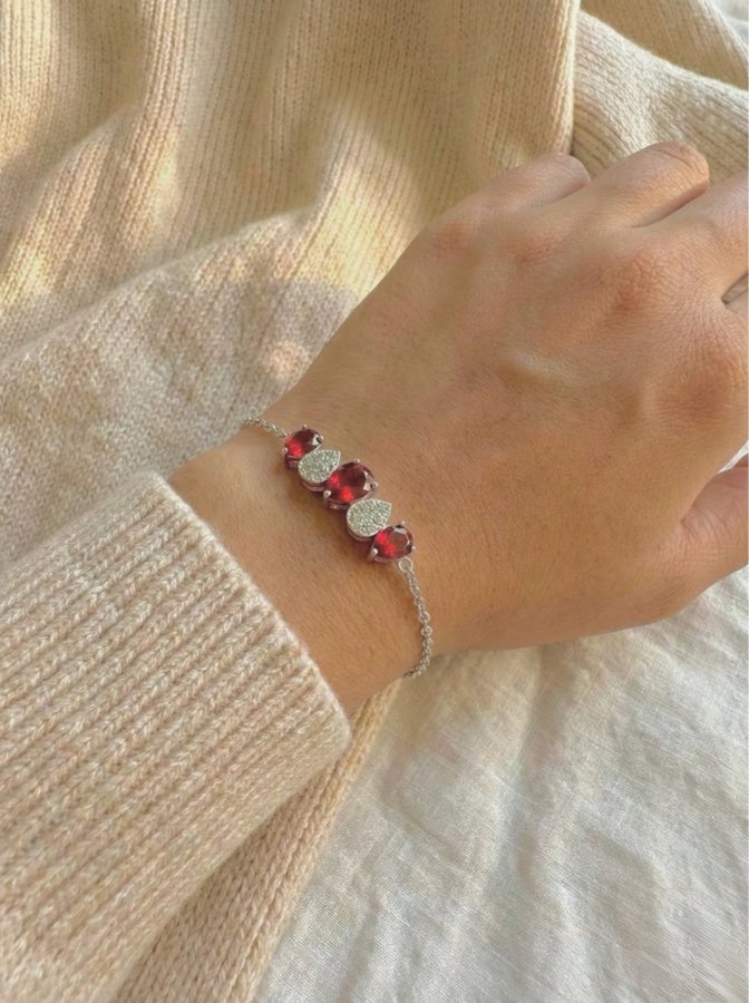 Elegant Armband i äkta silver med Röda topas st.. | Köp på Tradera ...