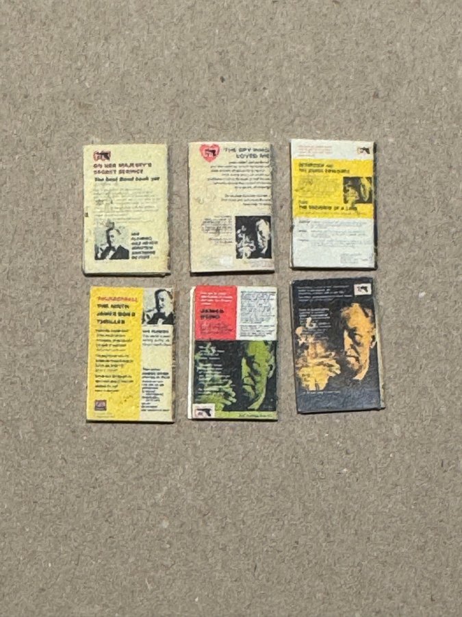 Ian Flemming (James Bond) böcker till dockskåp | Köp på Tradera (711335319)