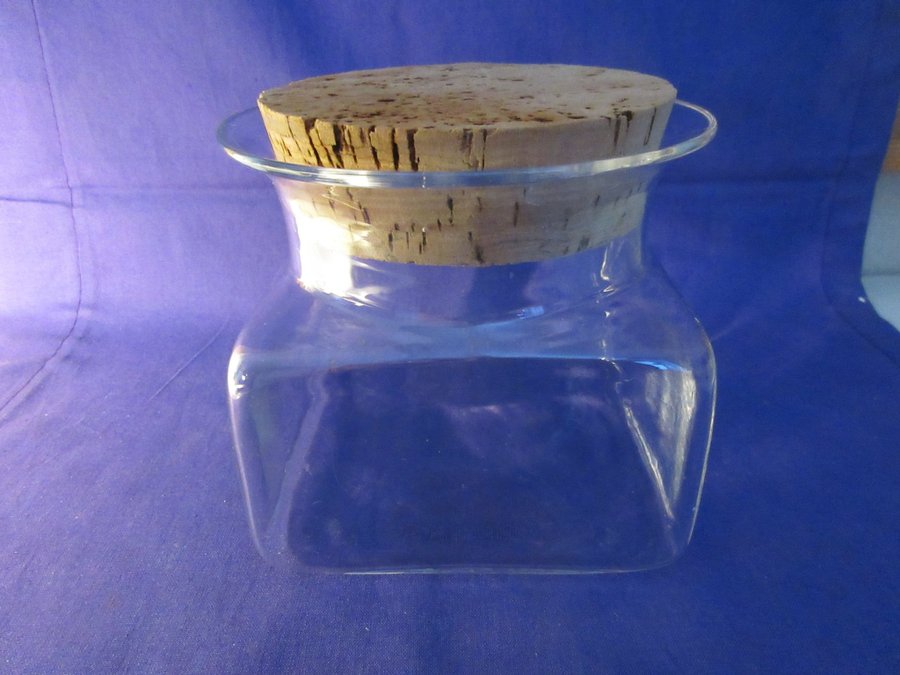 Se produkter som liknar retro BURK-glas med korklock0.. på Tradera ...