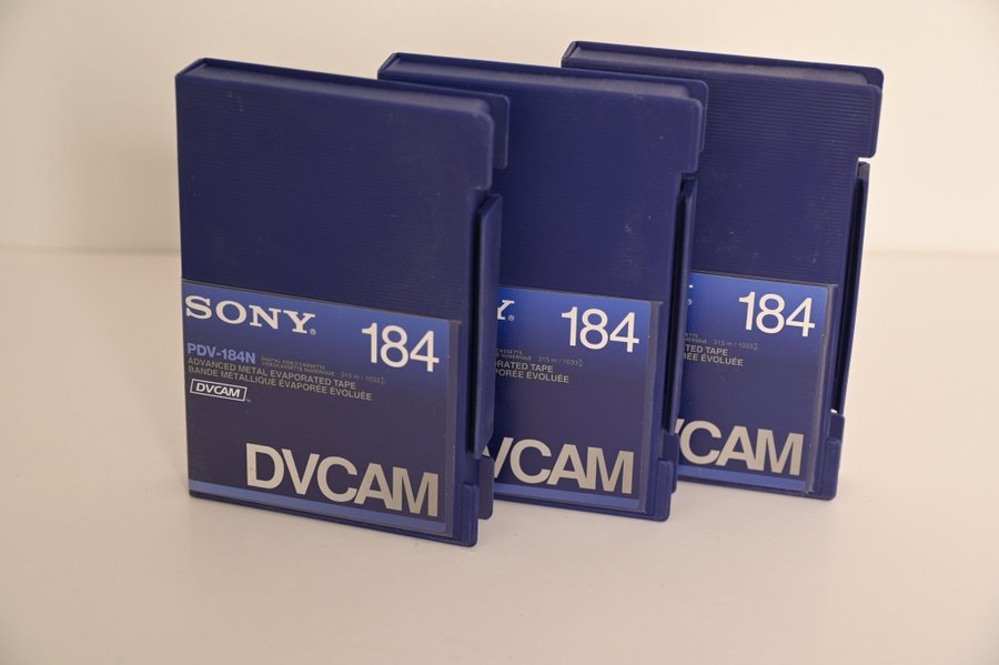 Se produkter som liknar 3 st Sony PDV-184N DVCAM Vide.. på Tradera (690351461)