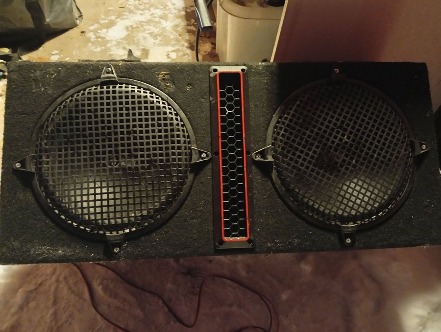 Se produkter som liknar Bass Habit Baslåda på Tradera (710745151)