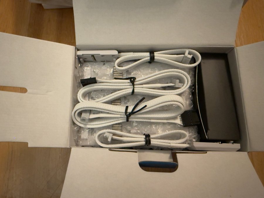 Lian Li UNI FAN SL120 V2 RGB - Vit | Köp på Tradera (712418193)