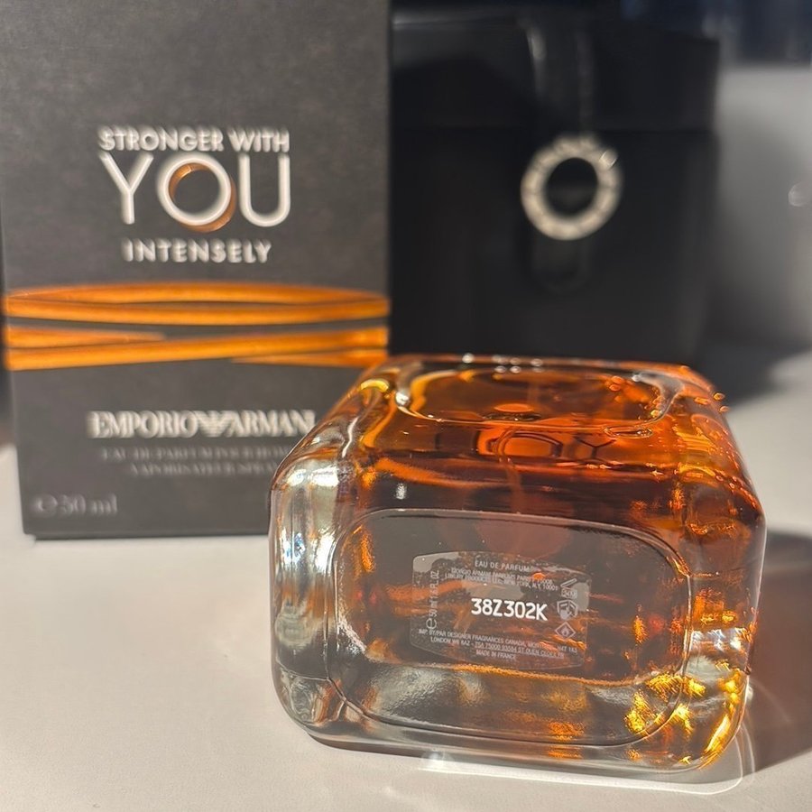 Emporio Armani Stronger With You Intensely EdP .. | Köp på Tradera ...
