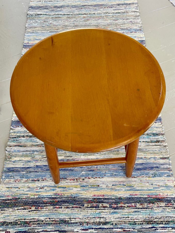 Retro - RUND PALL i trä