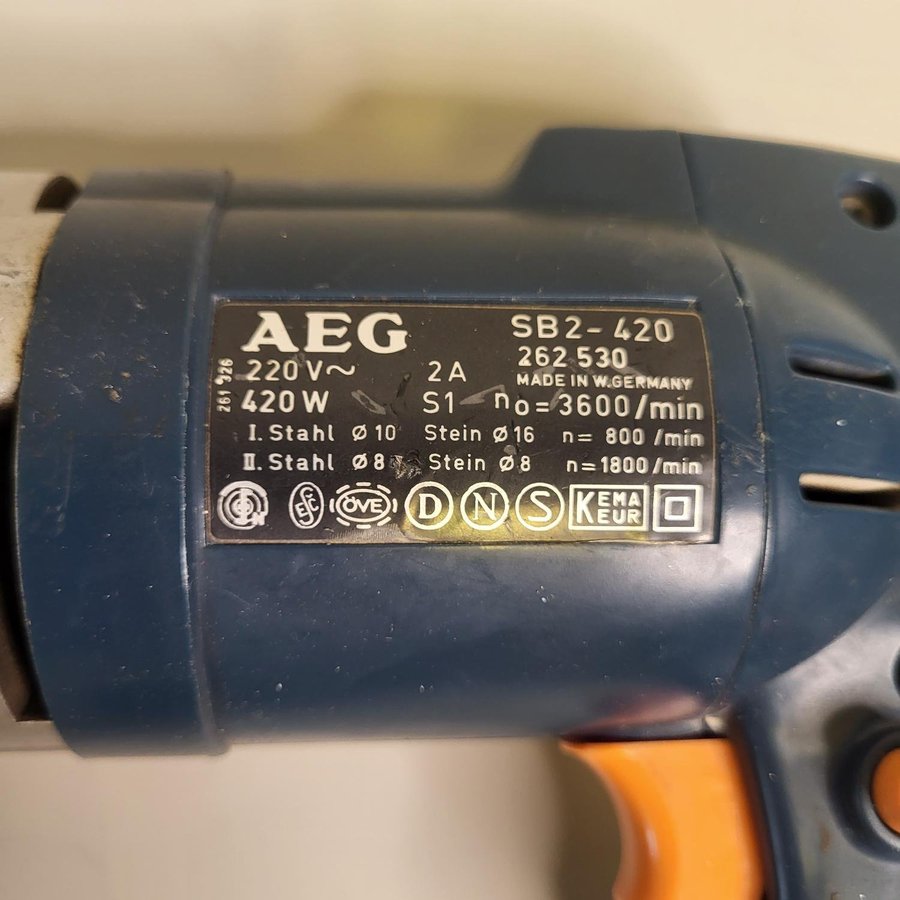 Se produkter som liknar AEG Slagborr Borrmaskin Skruv.. på Tradera ...