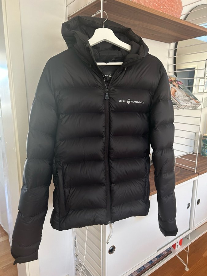 Sail Racing svart jacka, storlek M -nyskick | Köp på Tradera (708903704)