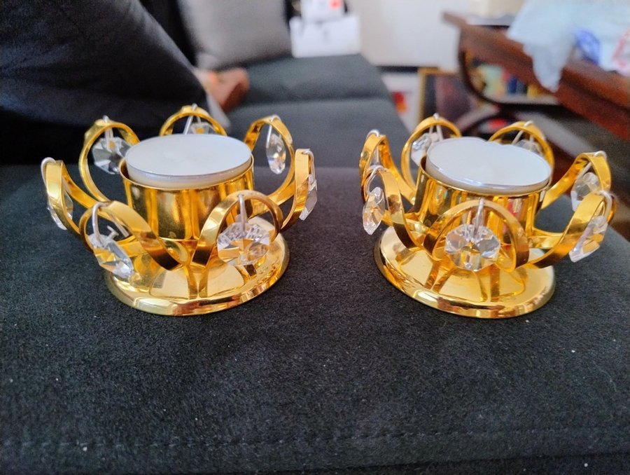 Ljusstakar i guld med Swarovski kristaller | Köp på Tradera (711371458)