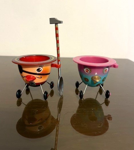 2 Pylones Äggkoppar föreställande Pirat och Fågel | Köp på Tradera ...