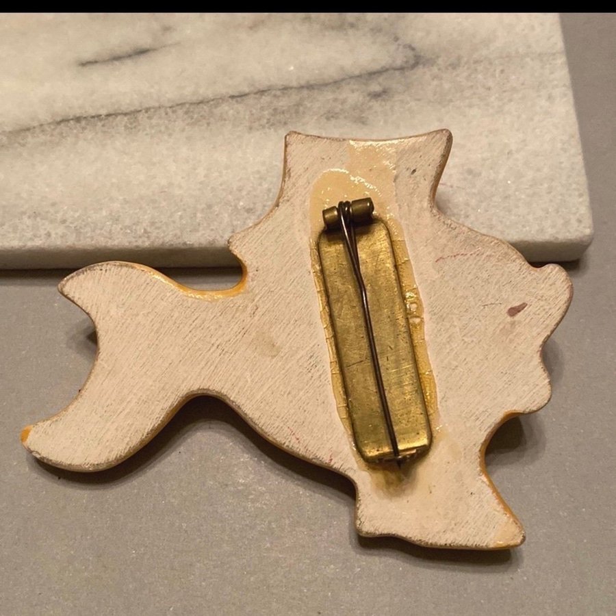 Vintage brosch i form av en fisk i keramik - gu.. | Köp på Tradera ...