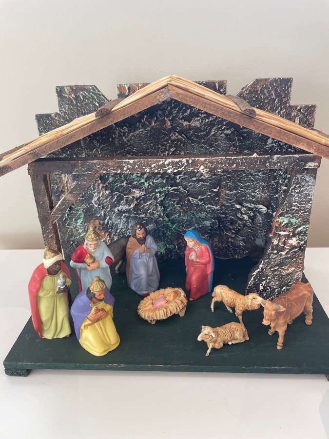 Se produkter som liknar Julkrubba krubba Josef Maria .. på Tradera ...