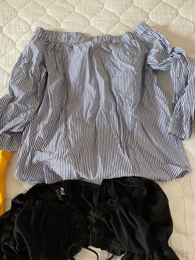 Se produkter som liknar Paket med 5 toppar Zara h&m s.. på Tradera (688541659)