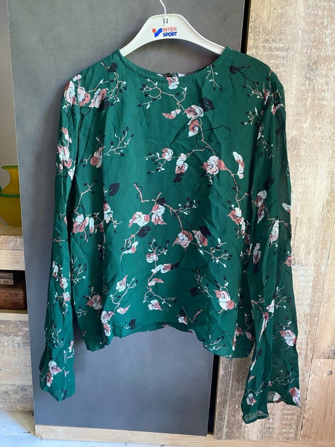 Snygg Ganni ”Marietta”blus, storlek 36 | Köp på Tradera (734414279)