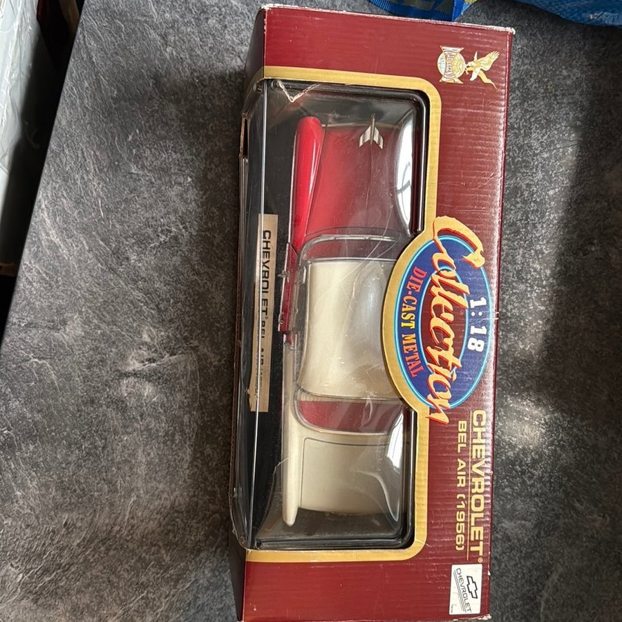 Chevrolet Bel Air (1956) 1:18 Die-Cast Metal | Köp på Tradera (709714592)
