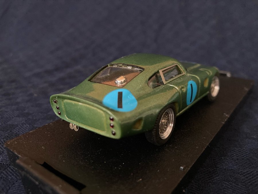 Jolly Model Aston Martin P214 1/43 | Köp på Tradera (713513041)