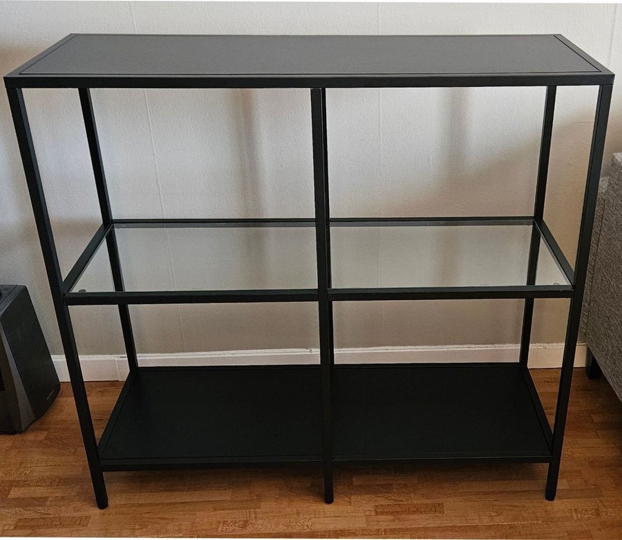 Se produkter som liknar IKEA Vittsjö hylla svart, met.. på Tradera ...