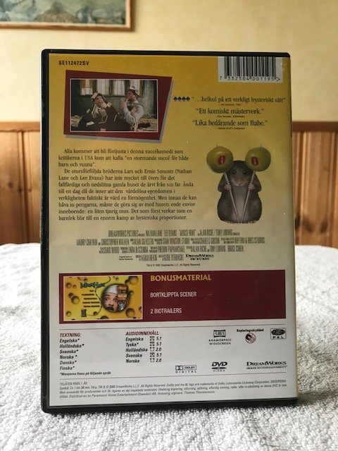 Se produkter som liknar Mus i sitt eget hus ( Komedi ) på Tradera ...