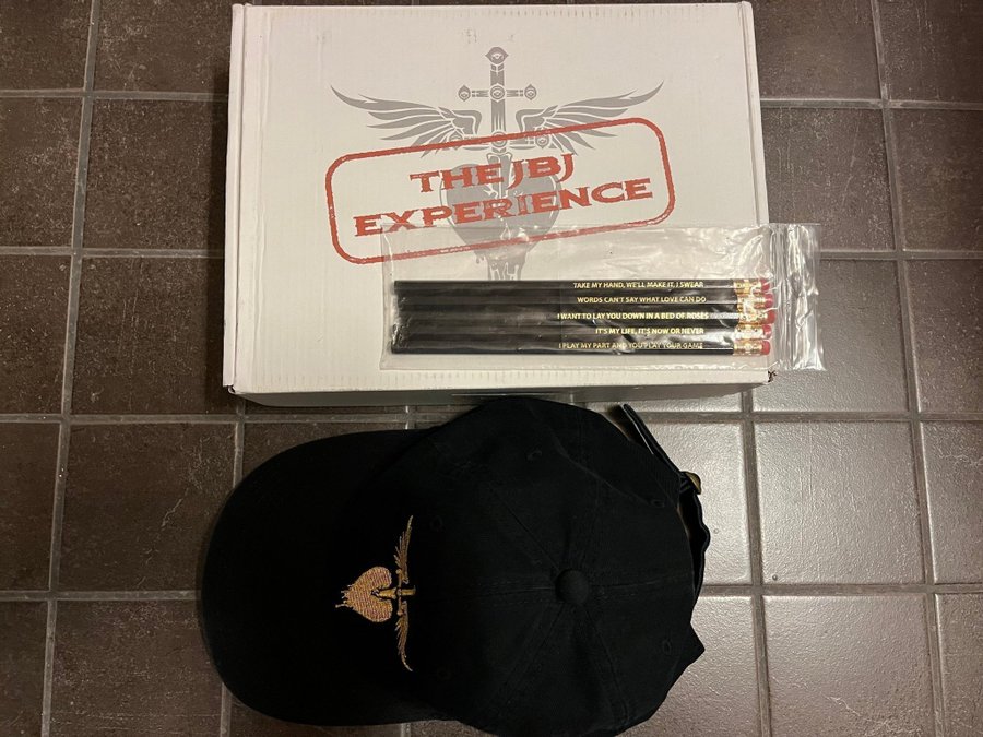 Bon Jovi Experience Set med Keps, Handduk, Låda.. | Köp på Tradera ...