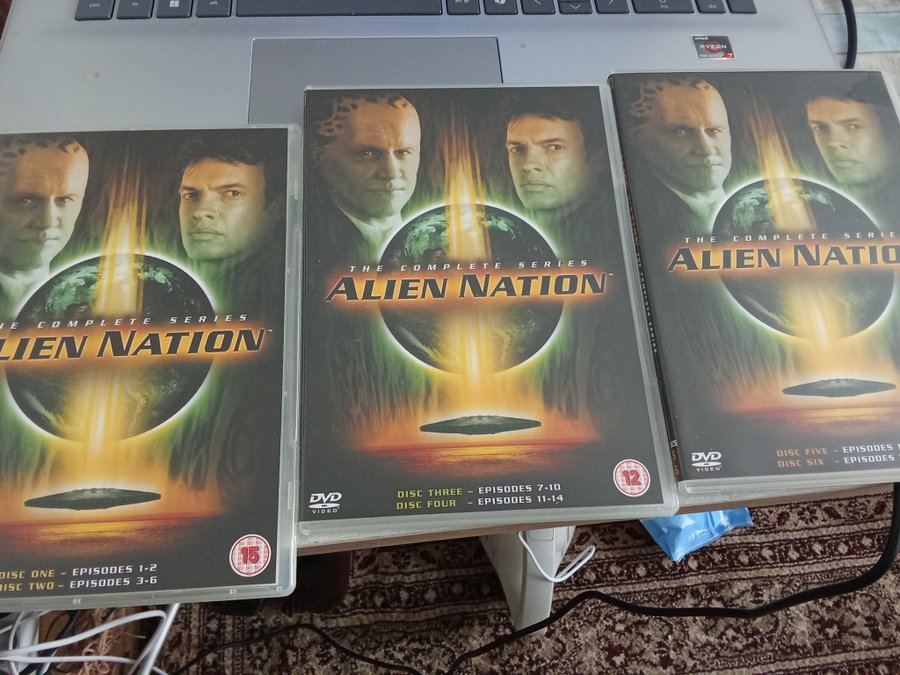 Se produkter som liknar Alien Nation: The Complete Se.. på Tradera ...