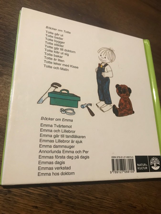 Se produkter som liknar Totte bygger Bok av Gunilla W.. på Tradera ...