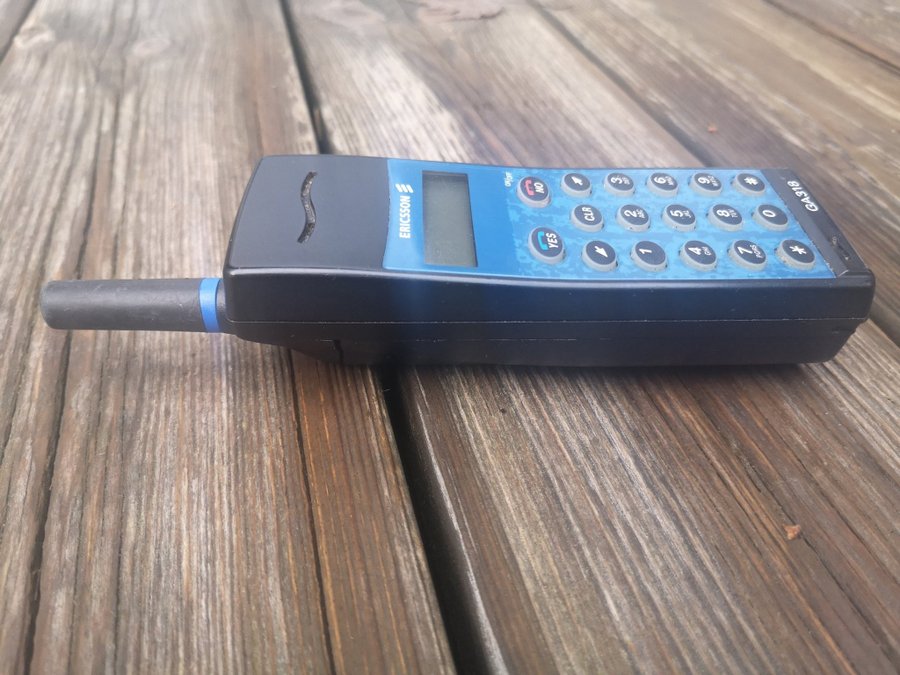 Se produkter som liknar Ericsson GA318 ”GSM Handheld”.. på Tradera ...