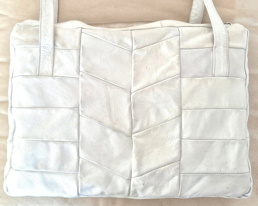 Läderväska vit 30x40 cm. Skinn | Köp på Tradera (736426852)